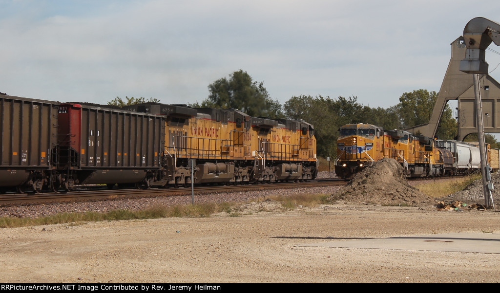 UP 6807 & others (1)